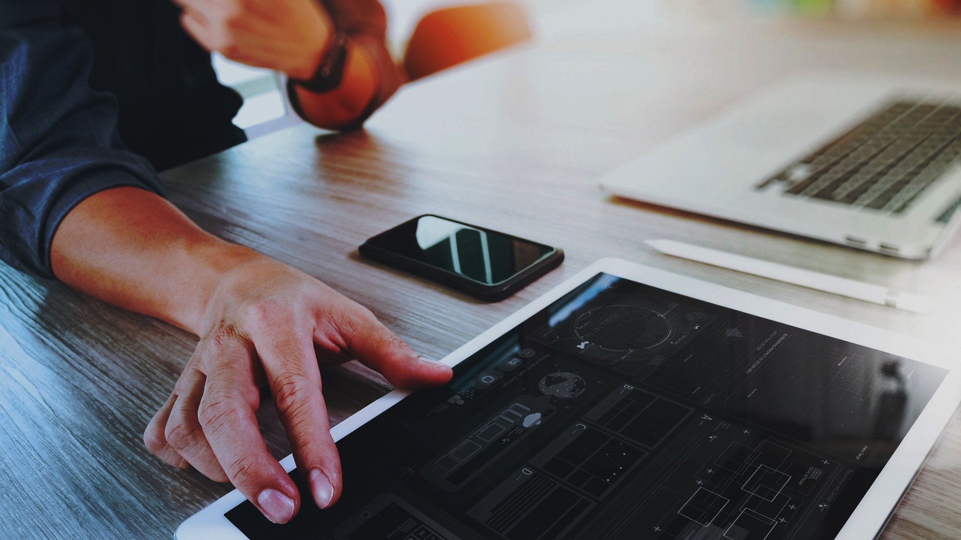 Designing Cross-Platform Experiences Designing Cross-Platform Experiences
